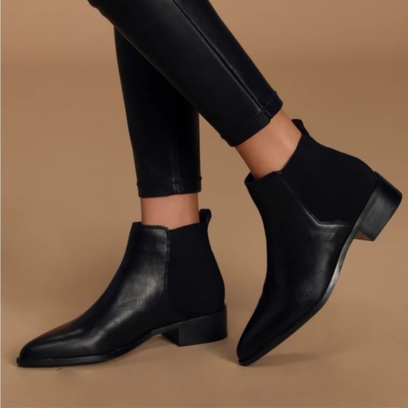 Steve Madden | Shoes | Steve Madden Jingle Black Leather Pointed Boot ...